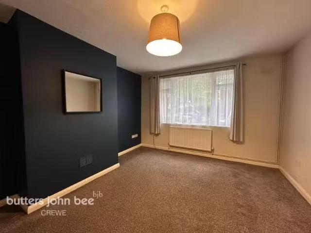 New 1 BA 3 bedroom terraced house for rent in Frank Webb Avenu.