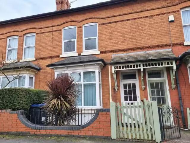 Deal! 1 BA 3 bedroom terraced house for rent in Harbury Road.