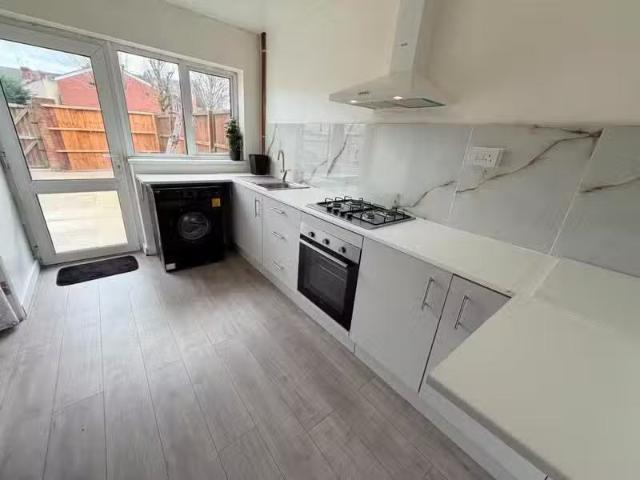 Just in! 1 BA 3 bedroom terraced house for rent in Tivey Court.