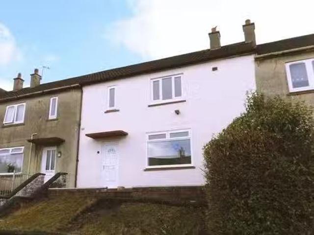 Deal! 1 BA 3 bedroom terraced house for rent in Tourhill Road.