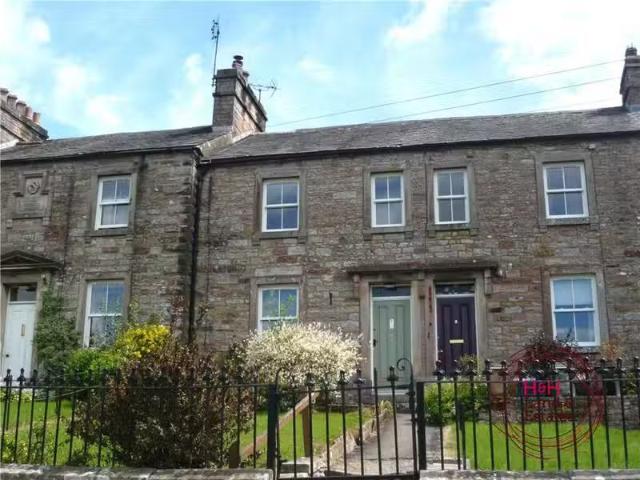 Deal! 1 BA 3 bedroom terraced house for rent in 4 Elizabeth Co.