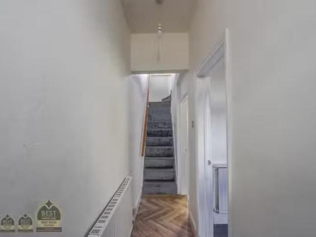 Just in! 1 BA 3 bedroom town house for rent in 15 St. Georges.