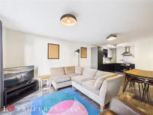 Just in! 1 BA 1 bedroom apartment for rent in 10 Arthur Place.