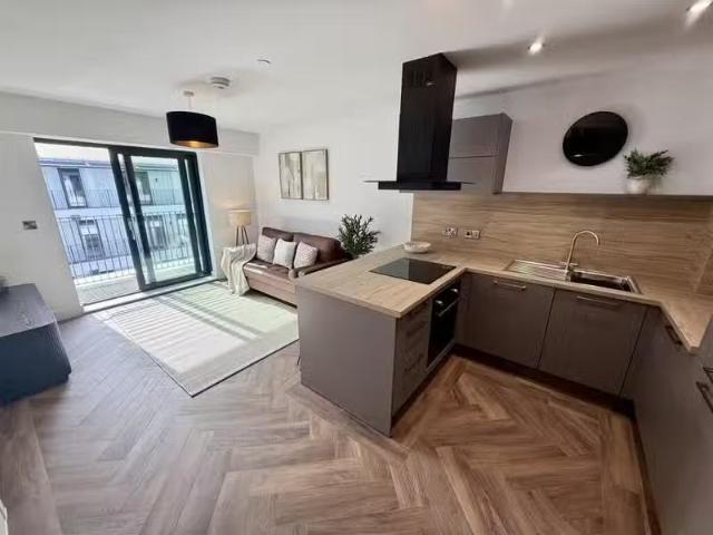Just in! 1 BA 1 bedroom apartment for rent in 30 St Pauls Squa.