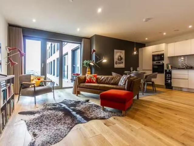 Deal! 1 BA 1 bedroom apartment for rent in The Axium, Windmill.