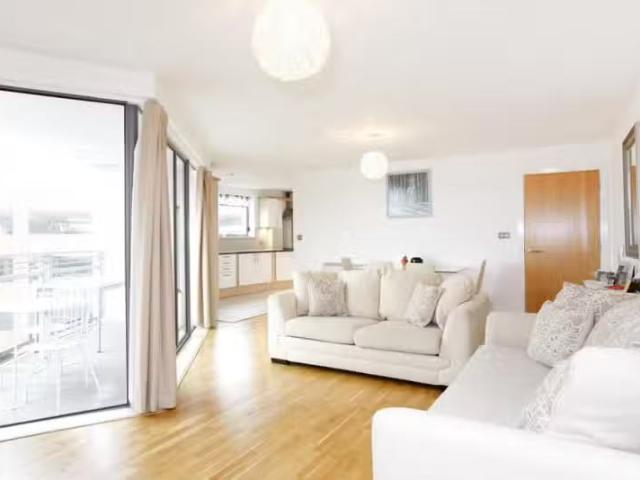 Nice 1 BA 1 bedroom apartment for rent in The Bittoms Kingston.