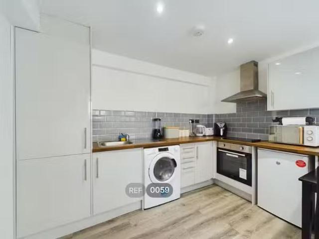 Nice 1 BA 1 bedroom apartment for rent in Tivoli House, South.