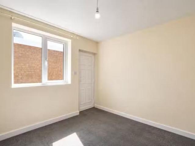 Deal! 1 BA 1 bedroom apartment for rent in Westbourne Road, Do.