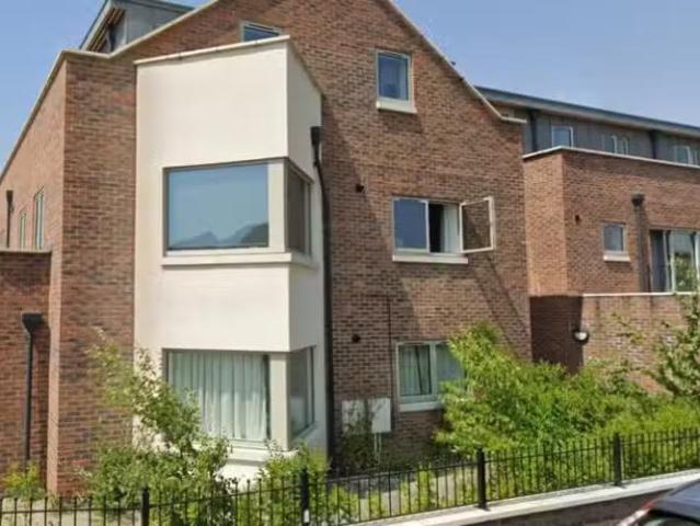 Unique 1 BA 1 bedroom apartment for rent in Alberton Court, Al.