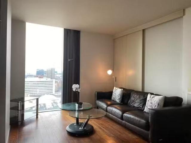 Charming 1 BA 1 bedroom apartment for rent in Beetham Tower, 1.