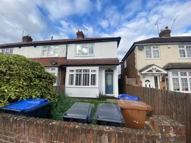 Cozy 1 BA 1 bedroom apartment for rent in Birchwood Avenue, Ha.