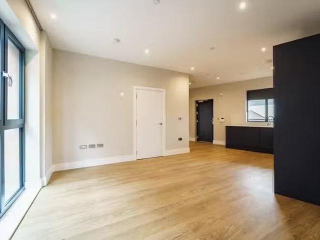 Cheap 1 BA 1 bedroom apartment for rent in Birmingham, B5 6EW.