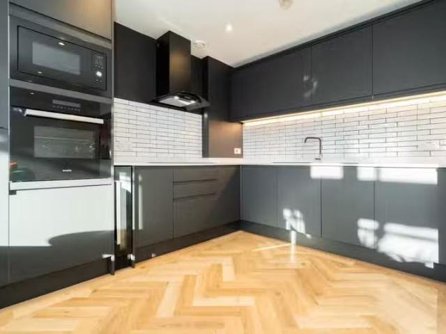 New 1 BA 1 bedroom apartment for rent in Canal Wharf, Waterfro.
