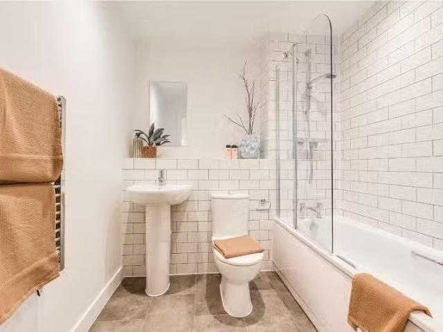 Rental! 1 BA 1 bedroom apartment for rent in Central Street, B.