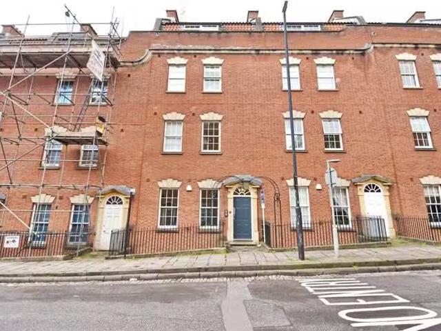 For Rent! 1 BA 1 bedroom apartment for rent in Century Place.