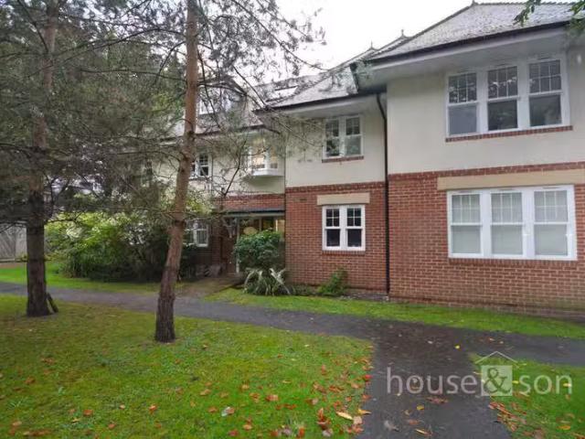 For Rent! 1 BA 1 bedroom apartment for rent in Charminster Roa.