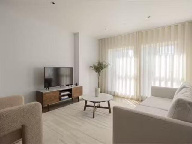 For Rent! 1 BA 1 bedroom apartment for rent in Curtain Road, L.