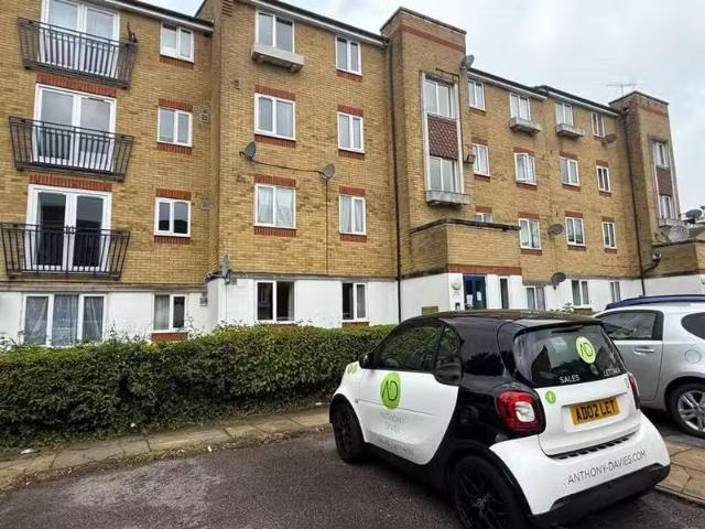 Rental! 1 BA 1 bedroom apartment for rent in Dadswood, Harlow.