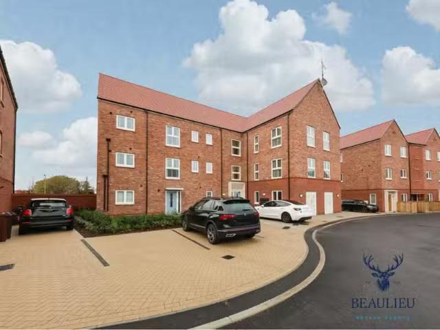 Just in! 1 BA 1 bedroom apartment for rent in Harris Crescent.