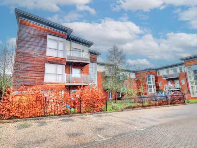 For Rent! 1 BA 1 bedroom apartment for rent in Lindsay Avenue.
