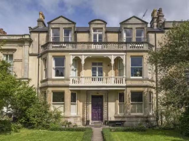 Nice 1 BA 1 bedroom apartment for rent in London Road, BA1