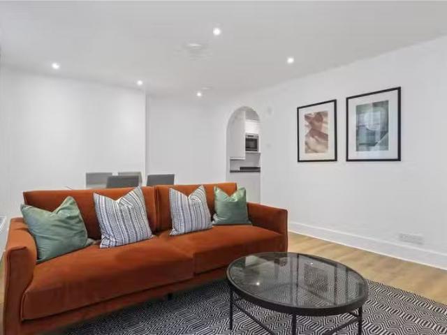 Cozy 1 BA 1 bedroom apartment for rent in Pleydell House, 3 Pl.