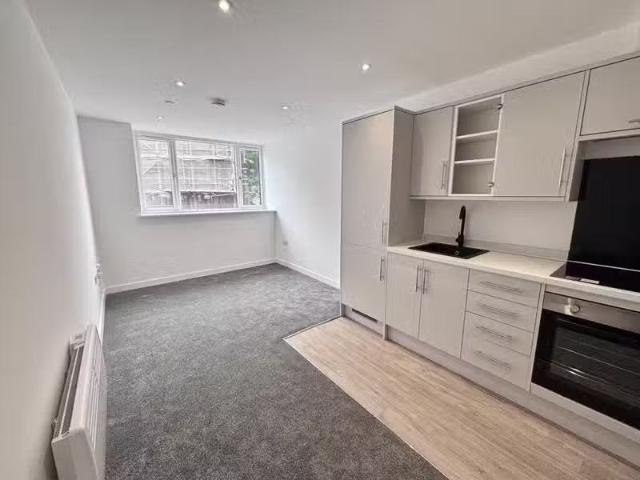 Deal! 1 BA 1 bedroom apartment for rent in Prospect Street, Hu.
