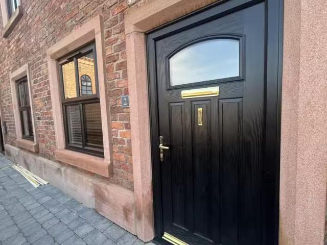 Cheap 1 BA 1 bedroom apartment for rent in St Oswalds Street.