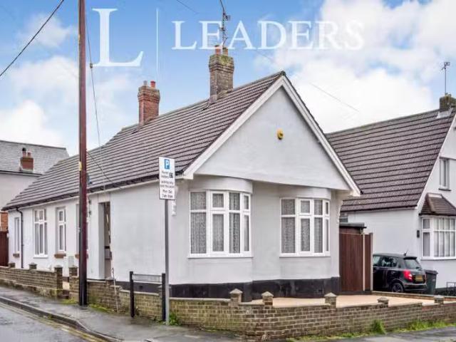 Cheap 1 BA 1 bedroom bungalow for rent in Clare Road, CM7