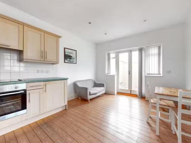 Deal! 1 BA 1 bedroom bungalow for rent in Shaftesbury Mews, BA2