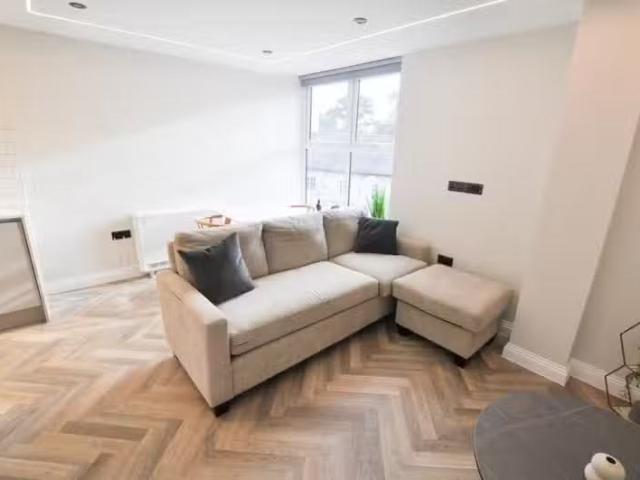 Deal! 1 BA 1 bedroom block of apartments for rent in Crown Mea.