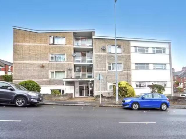 Deal! 1 BA 1 bedroom flat for rent in 3 Weston Court, Holton R.