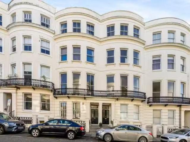 Unique 1 BA 1 bedroom flat for rent in 110/112 Lansdowne Place.