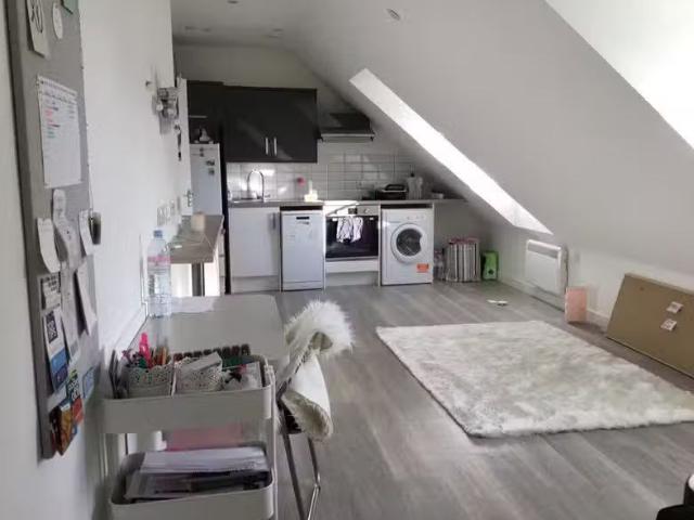 Unique 1 BA 1 bedroom flat for rent in 21 Queningate Court, Ca.