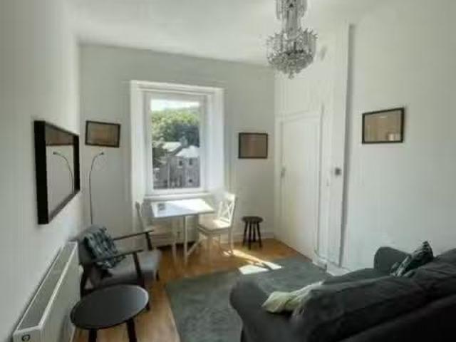 Cheap 1 BA 1 bedroom flat for rent in 27 Meadowbank Crescent.