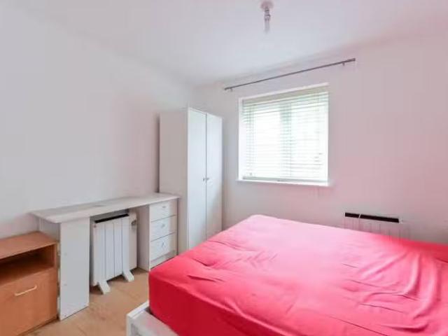 Deal! 1 BA 1 bedroom flat for rent in Aaron Hill Road, Beckton.