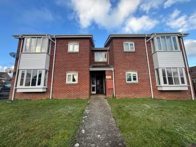 Nice 1 BA 1 bedroom flat for rent in Abbey Manor Park, Yeovil.