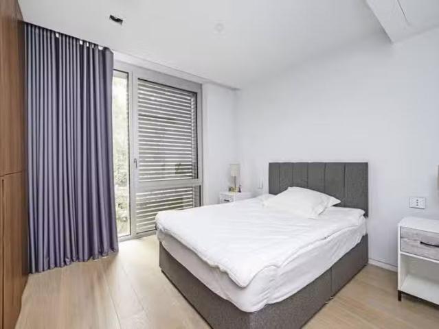 Cheap 1 BA 1 bedroom flat for rent in Bartholomew Close, Farri.