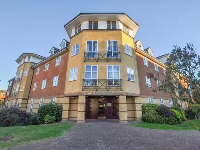 Rental! 1 BA 1 bedroom flat for rent in Gatcombe Court, St Alb.