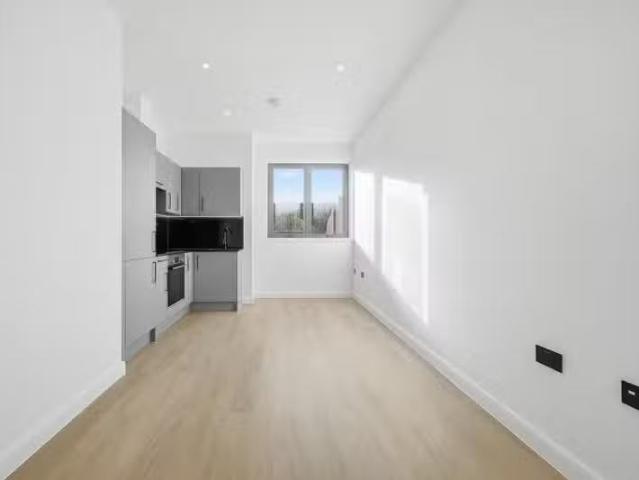 Deal! 1 BA 1 bedroom flat for rent in Headgate, Colchester, CO.