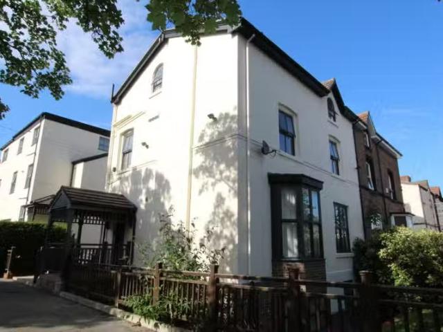 Rental! 1 BA 1 bedroom flat for rent in James Street, Prenton.