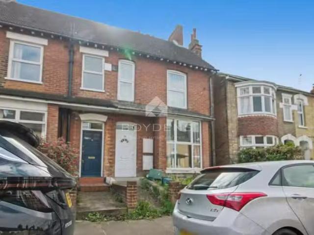 Deal! 1 BA 1 bedroom flat for rent in Salisbury Avenue, Colche.