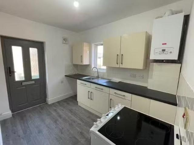 Just in! 1 BA 1 bedroom flat for rent in St Johns Road, Waterl.