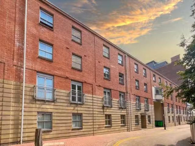 Just in! 1 BA 1 bedroom flat for rent in St James Mansions, Ca.