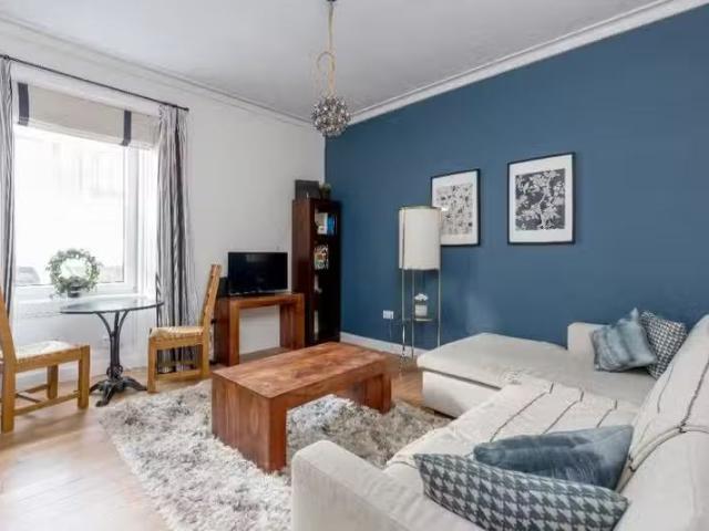 Deal! 1 BA 1 bedroom flat for rent in St Peters Place, Fountai.