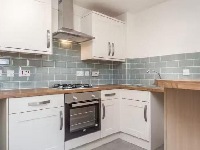 Charming 1 BA 1 bedroom flat for rent in Stow Court, Glouceste.