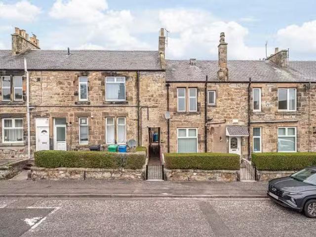 Deal! 1 BA 1 bedroom flat for rent in Ramsay Road, Kirkcaldy.