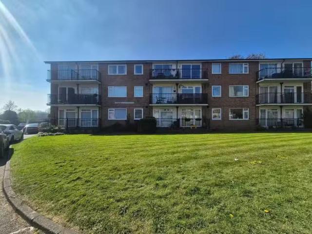 Cozy 1 BA 1 bedroom flat for rent in Rectory Road, Whitehouse.