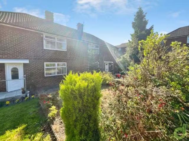 Deal! 1 BA 1 bedroom flat for rent in Woodbank Avenue, Darwen.