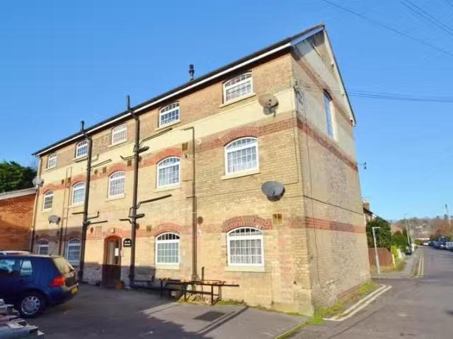 For Rent! 1 BA 1 bedroom flat for rent in Wimborne, BH21